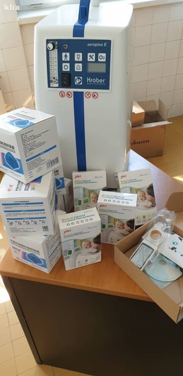 Benjamin Burić donirao medicinsku opremu Domu zdravlja u Maglaju