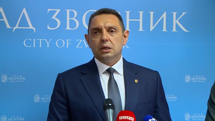 Vulin: Zašto se utakmica prekida zbog Mladića, ali ne i zbog Nasera Orića