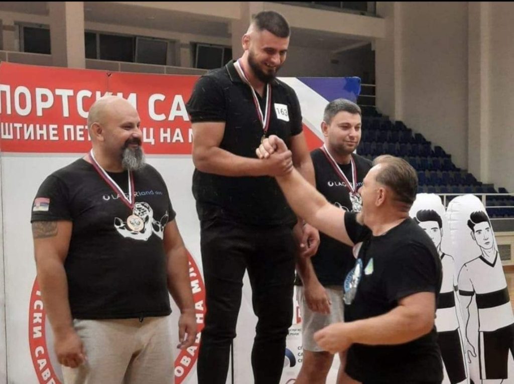Snagator iz Sjenice šampion u obaranju ruke
